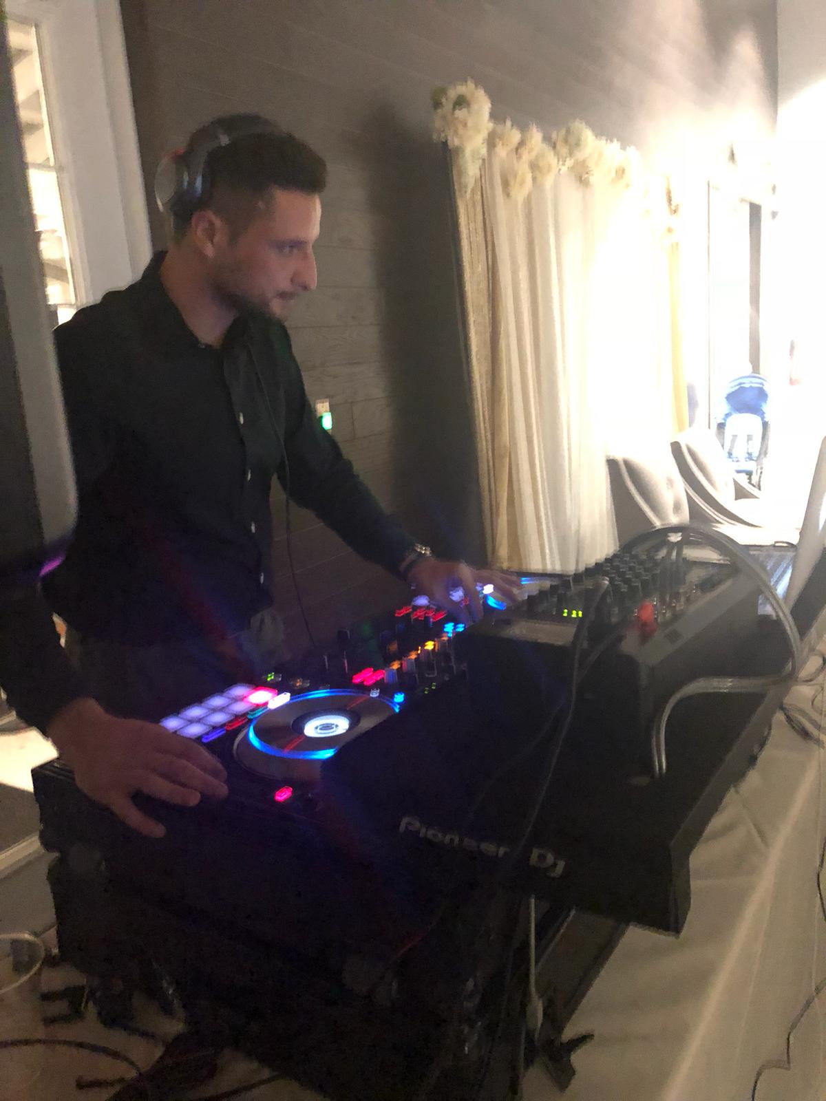 Gallery - Best DJ Music Florida Lets hit the floor dancing